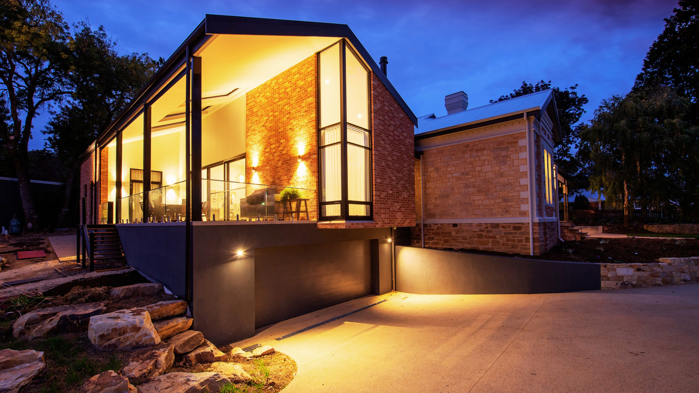 Highlighting Architectural Features with Outdoor Lighting